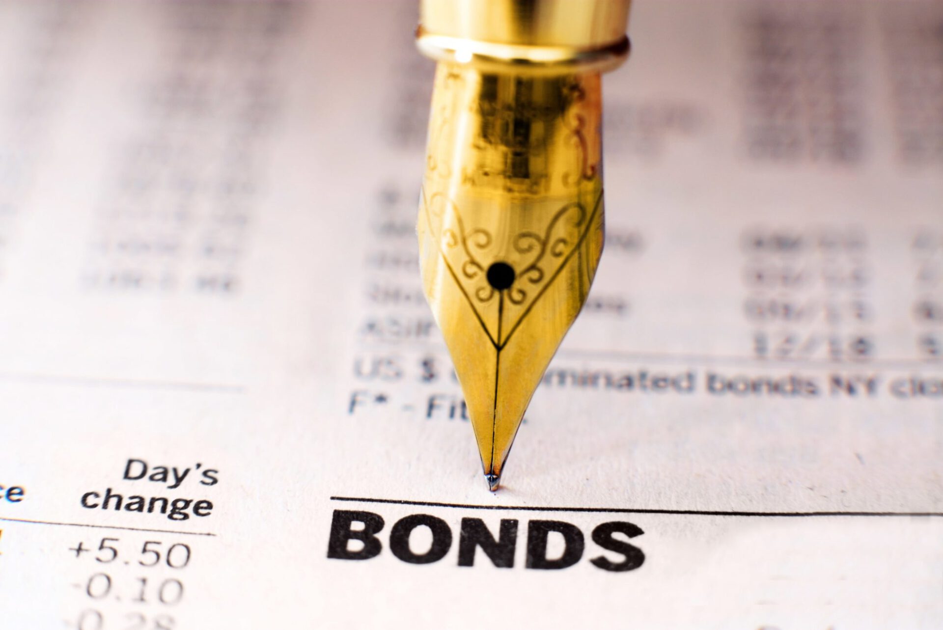 What Happens With Bonds When the Fed Cuts Interest Rates? - seasonax